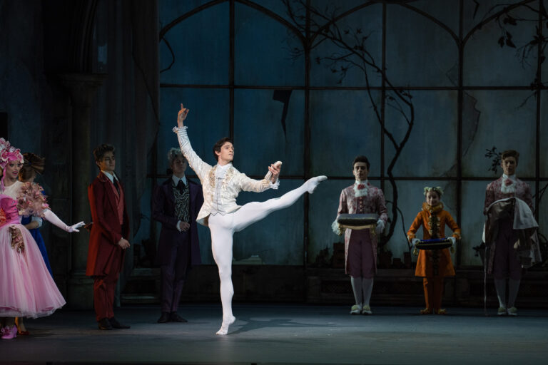 【2/21～公開！英国ロイヤル・バレエ「シンデレラ」】ウィリアム・ブレイスウェル インタビュー～シンデレラとの夢のような出会い。王子の喜びを ...